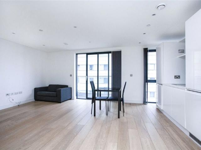 Commercial Street, Aldgate East, London, E1 6NE