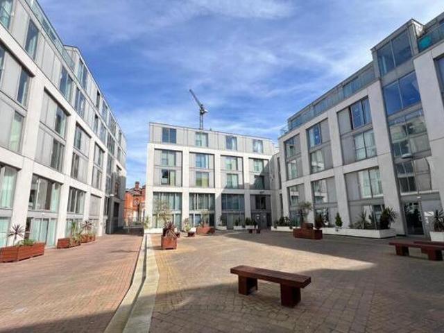 Commercial Street, Birmingham, 2 Bedroom Flat