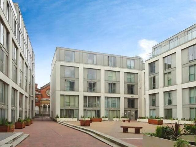 Commercial Street, City Centre, 3 Bedroom Flat