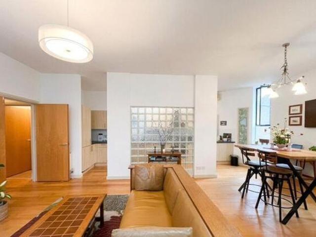 Commercial Street, London, 2 Bedroom Apartment