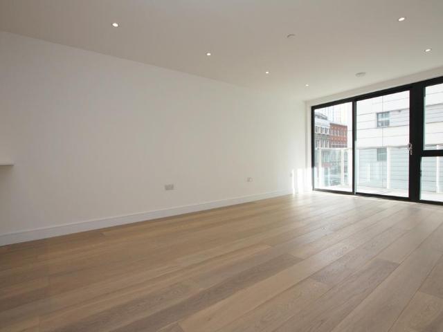 COMMERCIAL STREET, London, E1 2 bed apartment to rent £3,350 pcm £773 pw