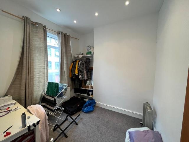 Commercial Street, London E1 2 bed flat to rent £2,000 pcm £462 pw