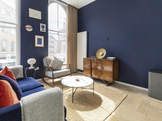 Commercial Street, London E1 2 bed flat to rent £3,100 pcm £715 pw
