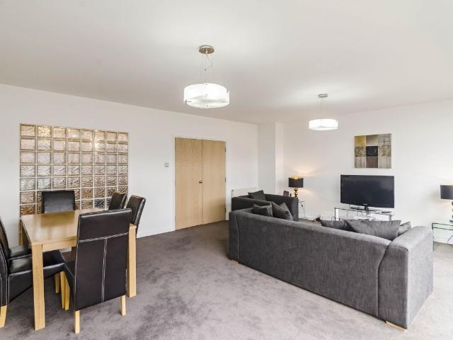 Commercial Street, London E1, 2 bed flat to rent, £5,250 pcm | PrimeLocation