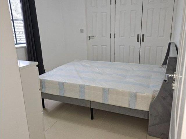 Commercial Street, London E1, Room to rent, £1,200 pcm | PrimeLocation