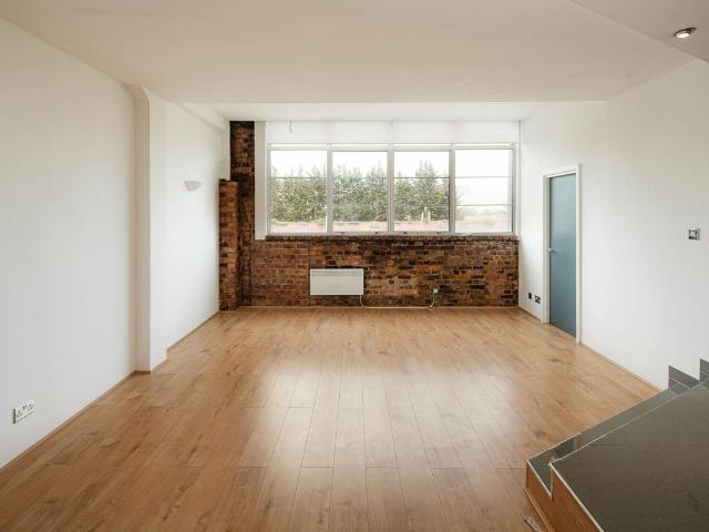 Commercial Street, Old Street E1, 2 bed flat to rent, £2,900 pcm | PrimeLocation