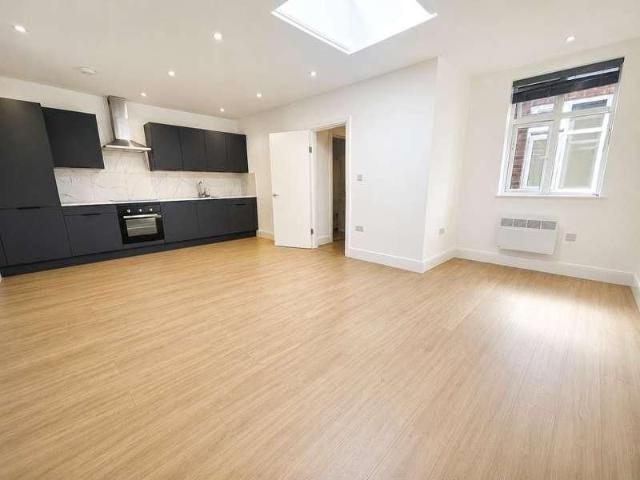Commercial Way, Woking, Surrey, GU21