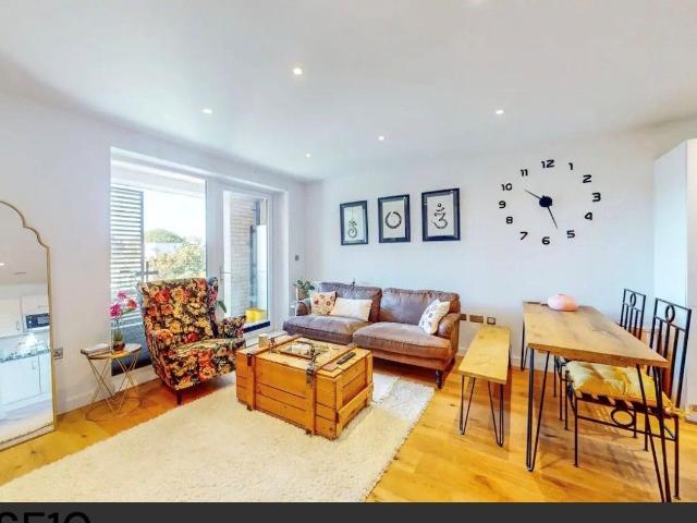 Commerell Street, London SE10, 1 bed flat to rent, £2,200 pcm | PrimeLocation