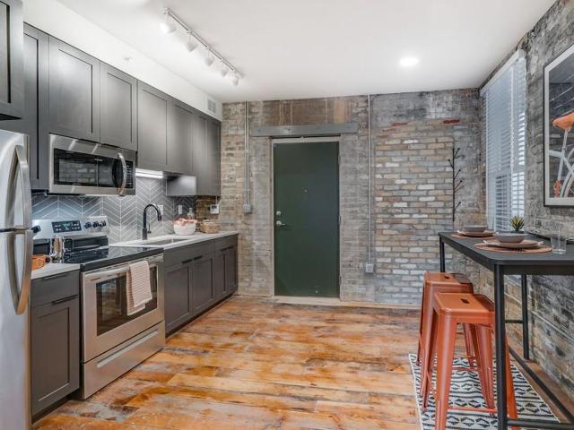 Commission House Studio Apartment for Rent at 282 6th St E, St. Paul, MN 55101 Downtown St. Paul