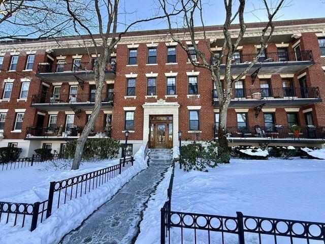 Commonwealth Ave Apt B, Boston, Condo For Sale