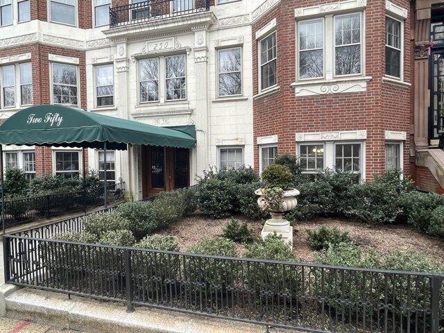 Commonwealth Ave Apt,boston, Condo For Sale