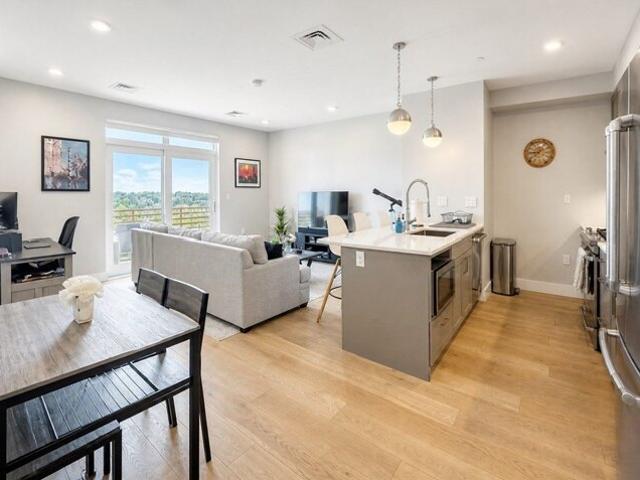 Commonwealth Ave Apt,boston, Condo For Sale