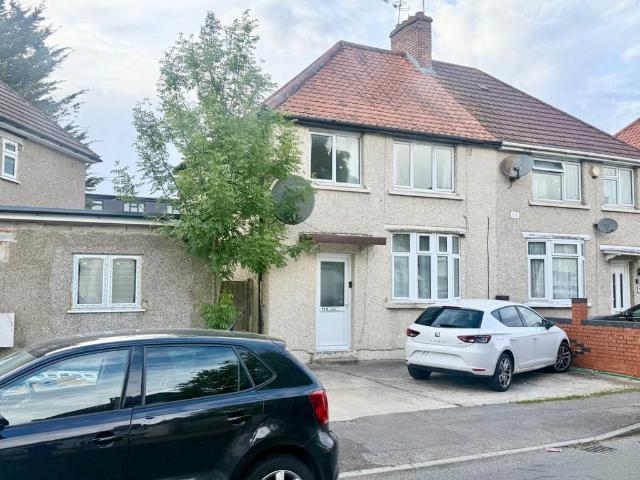 Commonwealth Avenue. Hayes. UB3 2PN 3 bed semi detached house to rent £2,400 pcm £554 pw