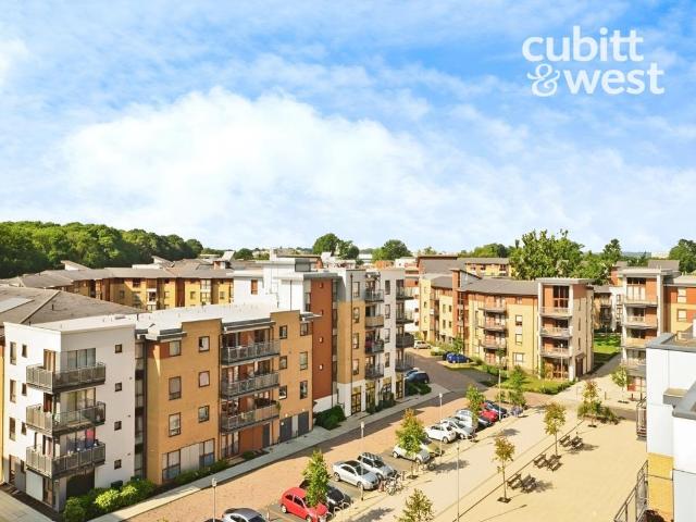 Commonwealth Drive Crawley RH10 2 bed apartment to rent £1,475 pcm £340 pw