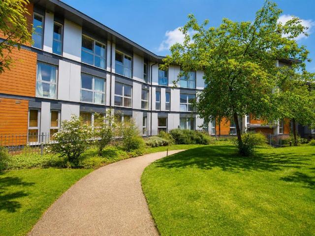 Commonwealth Drive, Crawley RH10, 2 bed flat to rent, £1,600 pcm | PrimeLocation