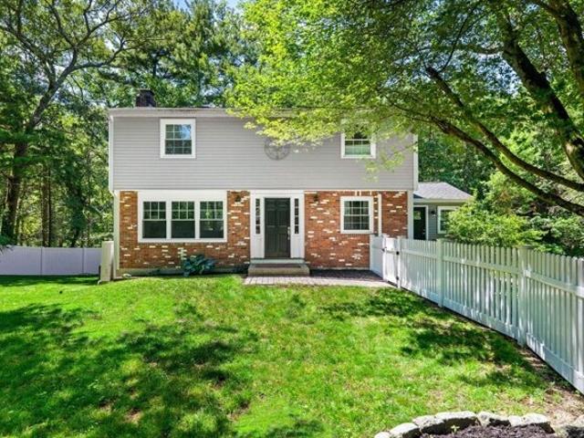 Common Ln, Beverly, Home For Sale