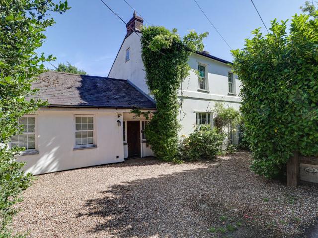 Common Road, Kensworth, Dunstable LU6, 5 bed detached house to rent, £4,500 pcm | PrimeLocation