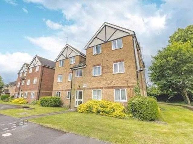 Common Road, Slough, Berkshire SL3, 1 bed flat to rent, £1,150 pcm | PrimeLocation