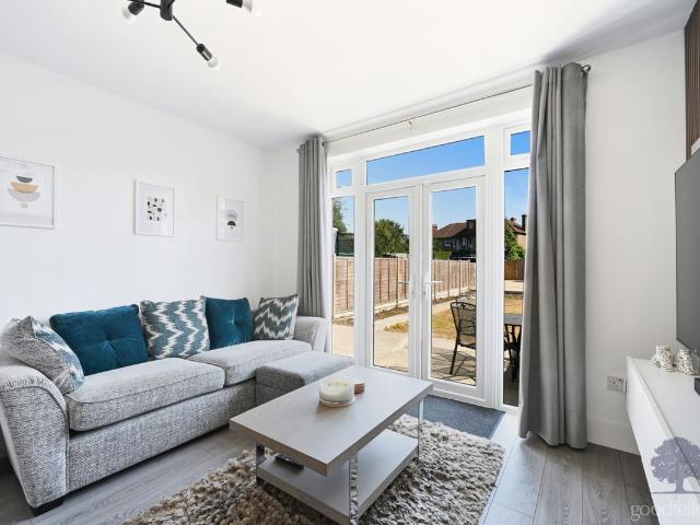 Commonside East, Mitcham CR4, 4 bed detached house to rent, £2,600 pcm | PrimeLocation