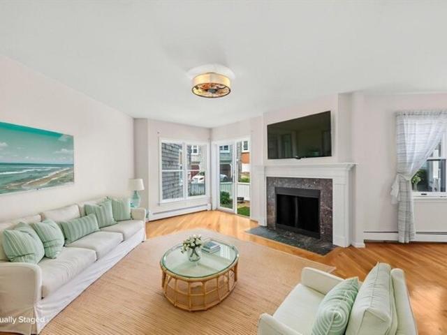 Commodore Ct Unit,hull, Condo For Sale