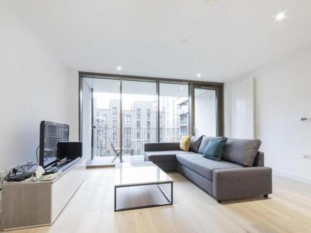 Commodore House, Admiralty Avenue, 2 Bedroom Apartment