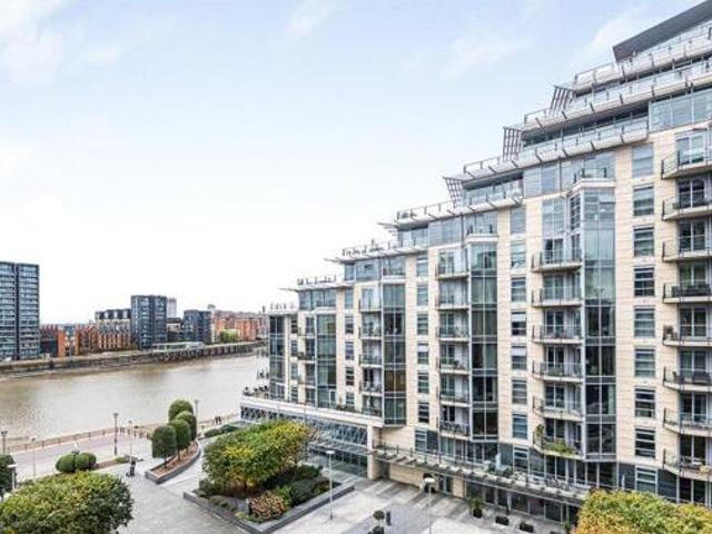 Commodore House, London, 2 Bedroom Apartment