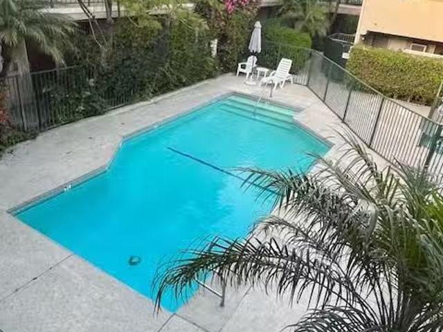 Community friendly, Parking and a Pool 10540 Balboa Blvd #105