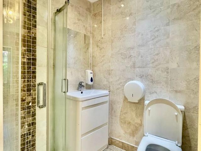 Como Street, Romford RM7, 2 bed flat to rent, £1,750 pcm | PrimeLocation
