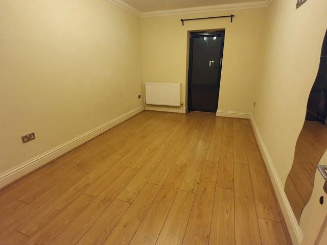 Como Street, Romford RM7, Studio to rent, £1,600 pcm | PrimeLocation