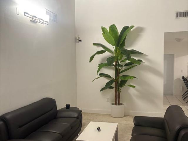 Comoda Habitacion amueblada en SW Miami/ Doral