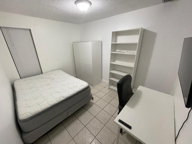 Comoda Habitacion amueblada en SW Miami/ Doral