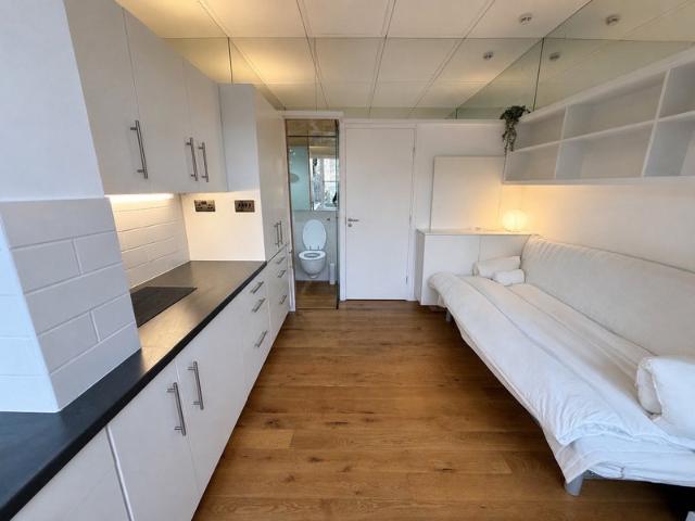 Compact lovely studio near Holland Park