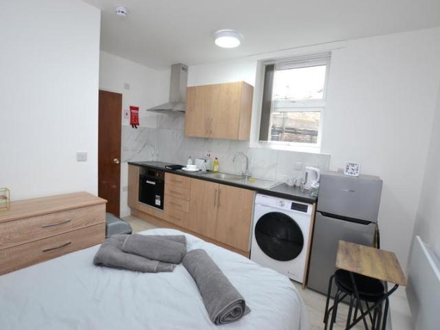 Compact Studio Close to Aldgate/Tower Bridge