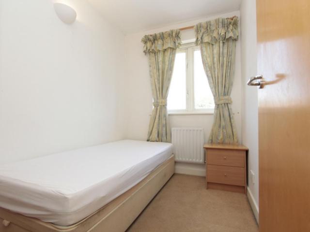 Compact single bedroom in the Isle of Dogs Has a Room