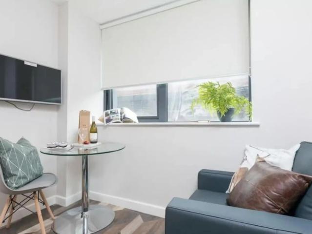 Compact 1 Bedroom Apartment