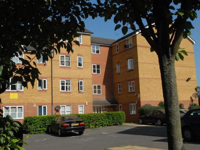 Compass House, Armoury Road. 1 bed apartment to rent £1,450 pcm £335 pw