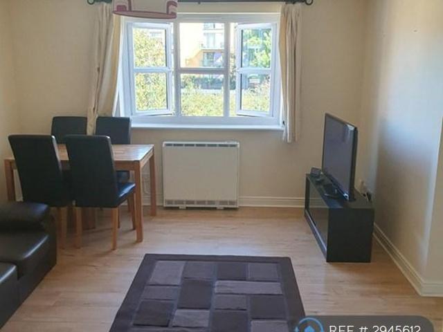 Compass House, London, SE8 2 bed flat to rent £1,750 pcm £404 pw