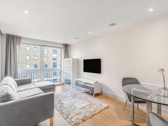 Compass House, 11 Park Street, Chelsea Creek, London SW6, 1 bed flat to rent, £2,708 pcm | PrimeLocation