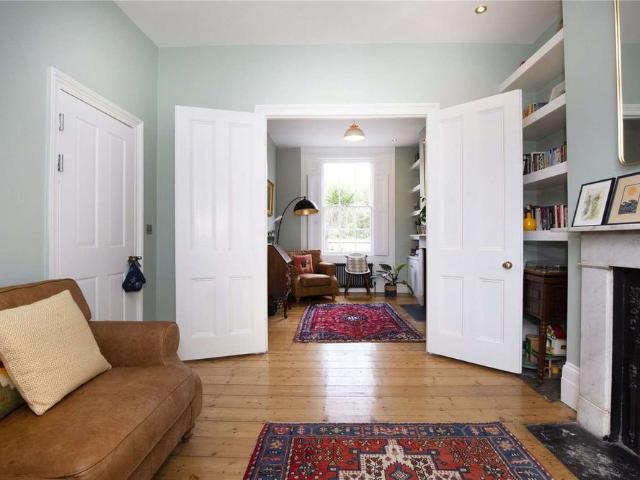 Completely refurbished three bedroom house with a private garden in Islington