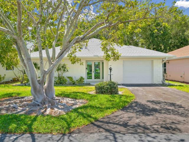 Completely Remodeled ~ 2/2 Single Family Home ~ 1 Car Garage ~ Downtown Naples