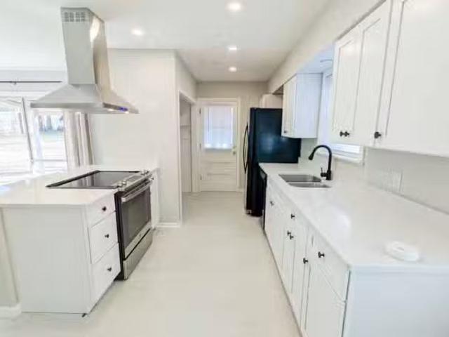 Completely Renovated Home FOR RENT in Bartlett! 6385 Constanc.