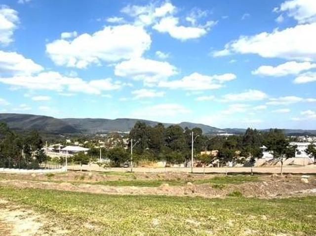 Compra/vendo: Terreno a venda com 800m² com projeto de casa com 271m² no condomínio de alto padrão T