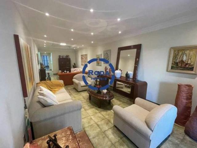Comprar apartamento na Ponta da Praia com 4 quartos sendo 3 suítes e 3 vagas de garagem