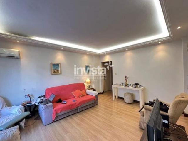 Comprar apartamento no Gonzaga, três quadras da praia!