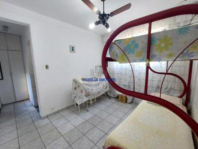Comprar apartamento com 2 dormitórios quintal Gonzaga Santos/SP