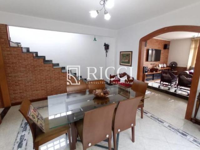 COMPRAR CASA A 2 QUADRAS DA PRAIA, 3 DORMITÓRIOS SENDO 1 SUÍTE !