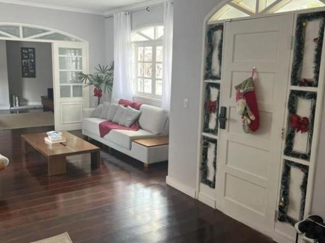 Comprar/vendo: Casa sobrado a venda, recém reformada, no Jardim Paulista 1, Jundiaí com 5 dormitório