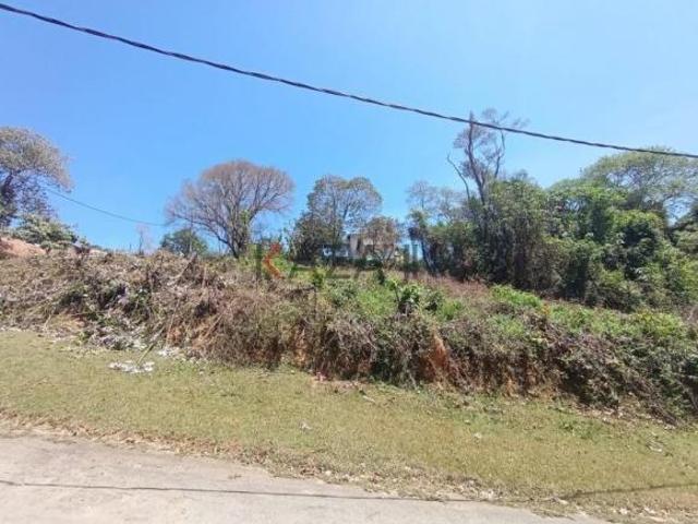Comprar/vendo/permuto: Terreno à venda com 655m², aclive, no condomínio Capital Ville em Cajamar, SP