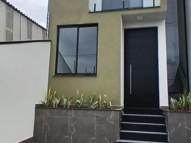 Compre Casa Sobrado NOVA em Vila Brasileira Mogi das Cruzes