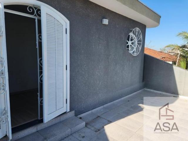 Compre Excelente Casa Sobrado no bairro Jardim Veneza Mogi das Cruzes